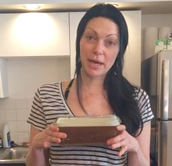 Bone Broth Tips from Laura - Laura Prepon